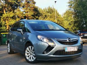 Grey Opel Zafira 2012 in Vilnius, with an engine capacity of 1.40 L and mileage of 147 thousand km for 4950 €, photo 3 on AUTOMOTO.COM.LV