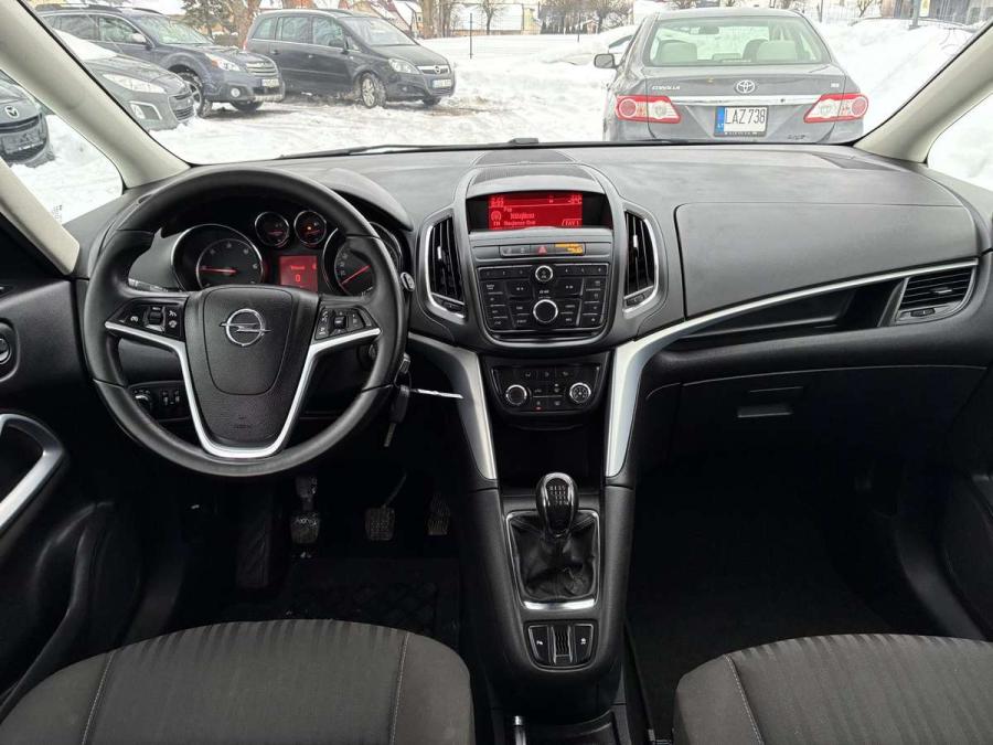 Grey Opel Zafira 2012 in Siauliai, with an engine capacity of 1.96 L and mileage of 230 thousand km for 4650 €, photo 11 on AUTOMOTO.COM.LV
