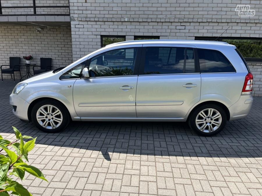 Pelēks Opel Zafira 2012 Kauņa, ar dzinēja tilpumu 1.70 L un nobraukumu 211 tūkst. km par 3600 €, foto 5 vietnē AUTOMOTO.COM.LV