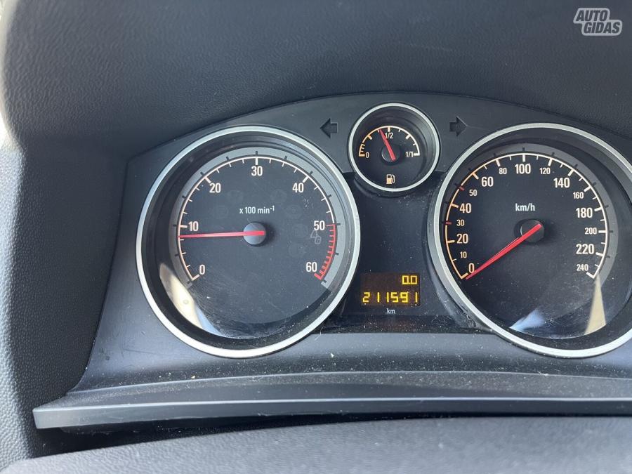 Pelēks Opel Zafira 2012 Kauņa, ar dzinēja tilpumu 1.70 L un nobraukumu 211 tūkst. km par 3600 €, foto 11 vietnē AUTOMOTO.COM.LV
