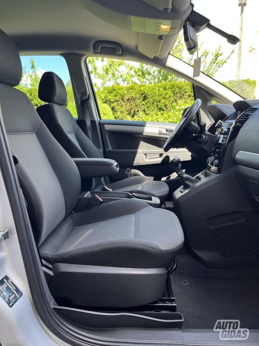 Pelēks Opel Zafira 2012 Kauņa, ar dzinēja tilpumu 1.70 L un nobraukumu 211 tūkst. km par 3600 €, foto 12 vietnē AUTOMOTO.COM.LV