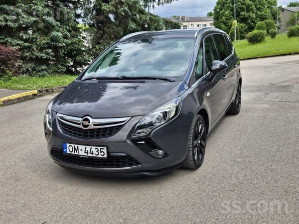 Grey Opel Zafira 2012 in Jekabpils, with an engine capacity of 2.00 L and mileage of 228 thousand km for 6490 €, photo 2 on AUTOMOTO.COM.LV
