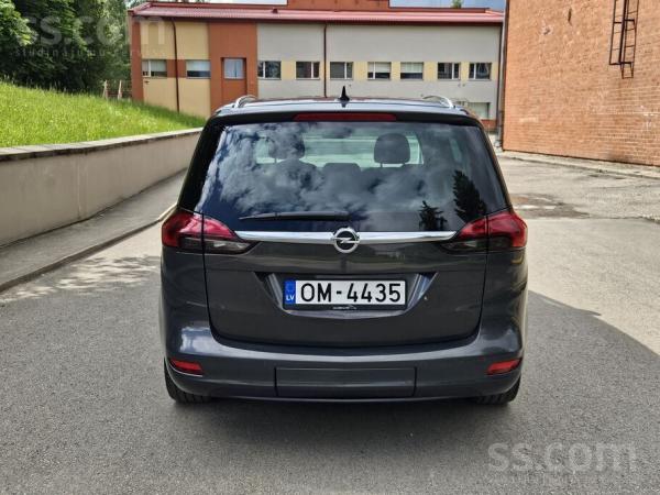 Grey Opel Zafira 2012 in Jekabpils, with an engine capacity of 2.00 L and mileage of 228 thousand km for 6490 €, photo 8 on AUTOMOTO.COM.LV