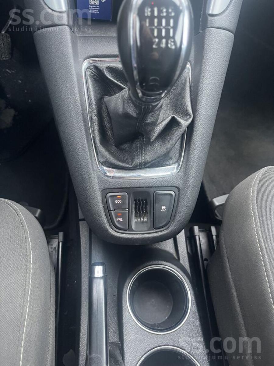 Grey Opel Zafira 2012 in Riga, with an engine capacity of 2.00 L and mileage of 0 thousand km for 5690 €, photo 13 on AUTOMOTO.COM.LV