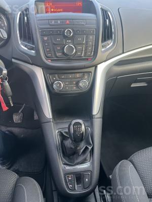 Grey Opel Zafira 2012 in Riga, with an engine capacity of 2.00 L and mileage of 0 thousand km for 5690 €, photo 15 on AUTOMOTO.COM.LV