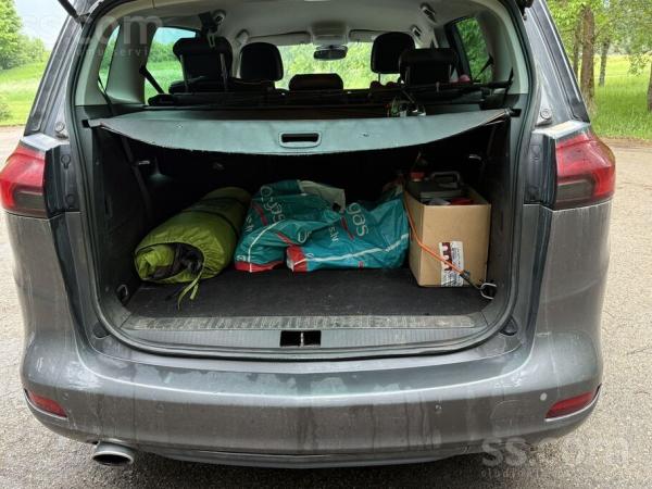 Grey Opel Zafira 2012 in Aizkraukle, with an engine capacity of 2.00 L and mileage of 414 thousand km for 4850 €, photo 5 on AUTOMOTO.COM.LV