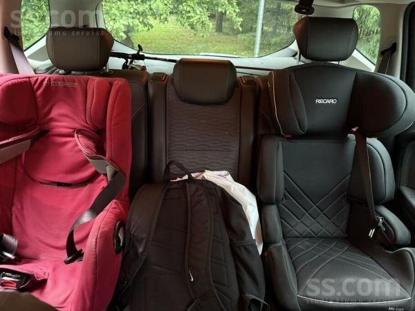 Grey Opel Zafira 2012 in Aizkraukle, with an engine capacity of 2.00 L and mileage of 414 thousand km for 4850 €, photo 9 on AUTOMOTO.COM.LV