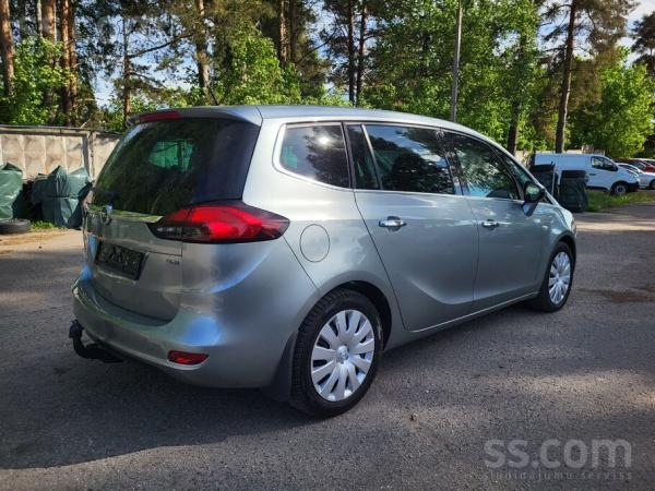 Grey Opel Zafira 2012 in Riga, with an engine capacity of 2.00 L and mileage of 0 thousand km for 5100 €, photo 3 on AUTOMOTO.COM.LV