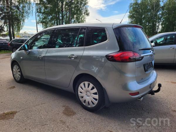 Grey Opel Zafira 2012 in Riga, with an engine capacity of 2.00 L and mileage of 0 thousand km for 5100 €, photo 5 on AUTOMOTO.COM.LV