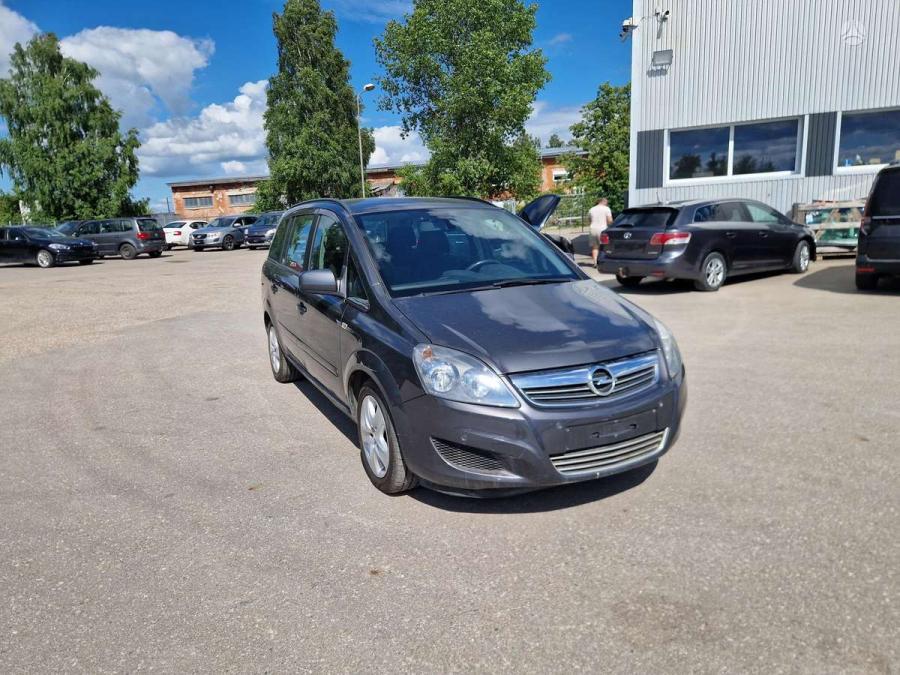 Pelēks Opel Zafira 2012 Ukmergė, ar dzinēja tilpumu 1.69 L un nobraukumu 200 tūkst. km par 1700 €, foto 4 vietnē AUTOMOTO.COM.LV