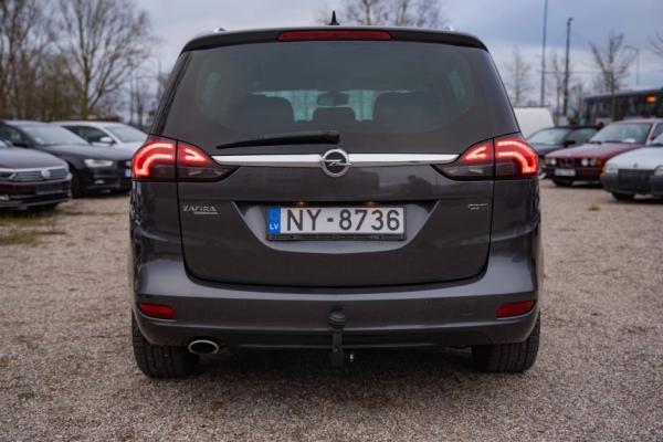 Grey Opel Zafira 2012 in Riga, with an engine capacity of 2.00 L and mileage of 272 thousand km for 6900 €, photo 2 on AUTOMOTO.COM.LV