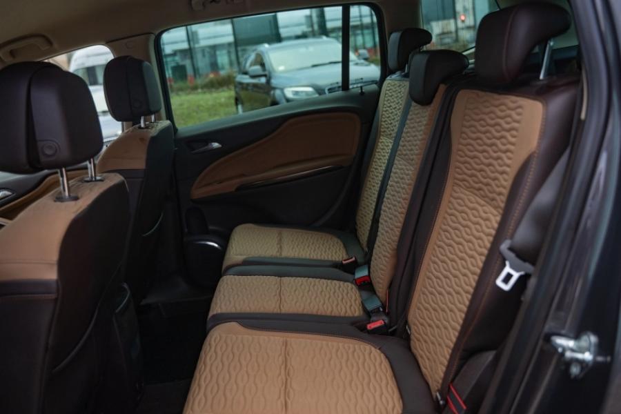 Pelēks Opel Zafira 2012 Rīga, ar dzinēja tilpumu 2.00 L un nobraukumu 272 tūkst. km par 6900 €, foto 15 vietnē AUTOMOTO.COM.LV