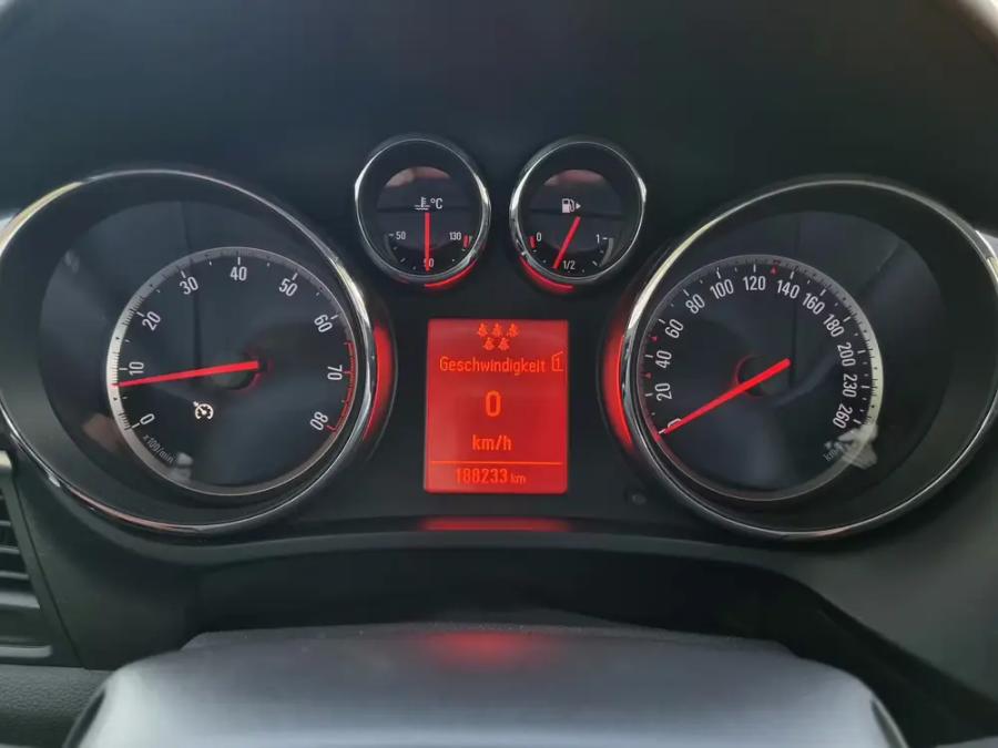 Pelēks Opel Zafira 2012 Ogre, ar dzinēja tilpumu 1.40 L un nobraukumu 188 tūkst. km par 5950 €, foto 23 vietnē AUTOMOTO.COM.LV