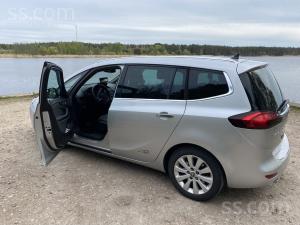 Grey Opel Zafira 2012 in Jurmala, with an engine capacity of 2.00 L and mileage of 248 thousand km for 5520 €, photo 3 on AUTOMOTO.COM.LV