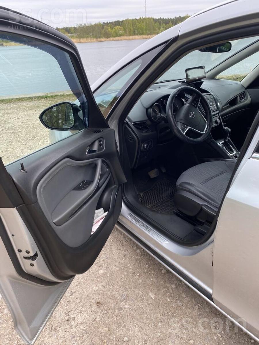 Grey Opel Zafira 2012 in Jurmala, with an engine capacity of 2.00 L and mileage of 248 thousand km for 5520 €, photo 4 on AUTOMOTO.COM.LV