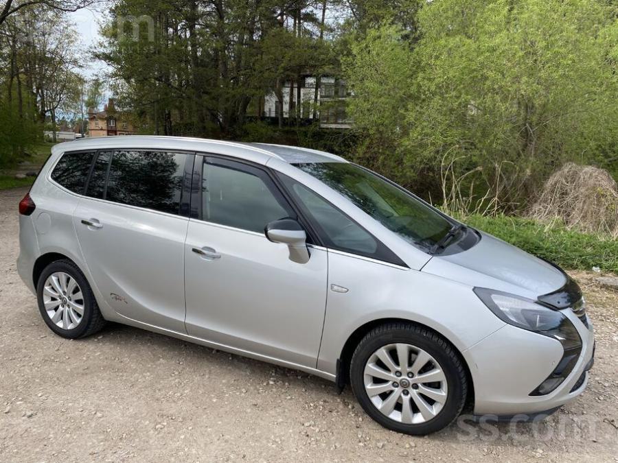 Grey Opel Zafira 2012 in Jurmala, with an engine capacity of 2.00 L and mileage of 248 thousand km for 5520 €, photo 5 on AUTOMOTO.COM.LV
