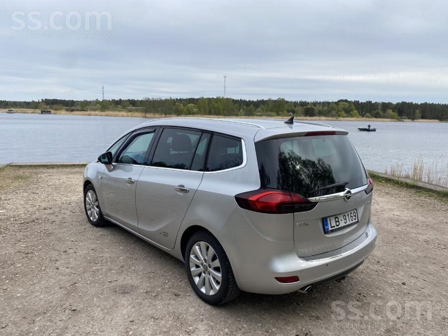 Grey Opel Zafira 2012 in Jurmala, with an engine capacity of 2.00 L and mileage of 248 thousand km for 5520 €, photo 6 on AUTOMOTO.COM.LV
