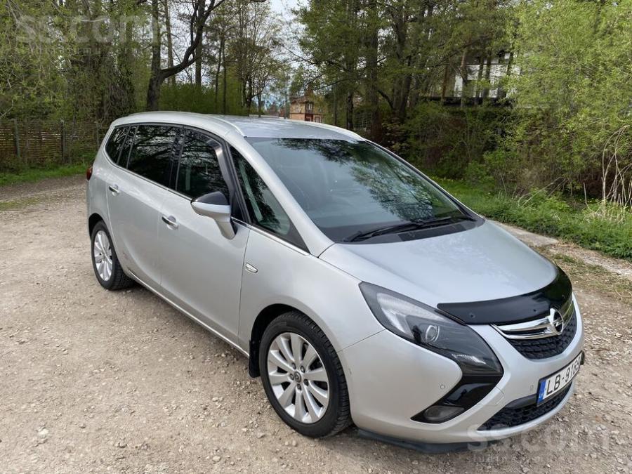 Grey Opel Zafira 2012 in Jurmala, with an engine capacity of 2.00 L and mileage of 248 thousand km for 5520 €, photo 9 on AUTOMOTO.COM.LV