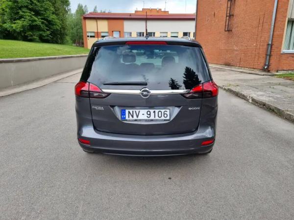 Grey Opel Zafira 2012 in Jekabpils, with an engine capacity of 2.00 L and mileage of 249 thousand km for 6250 €, photo 8 on AUTOMOTO.COM.LV
