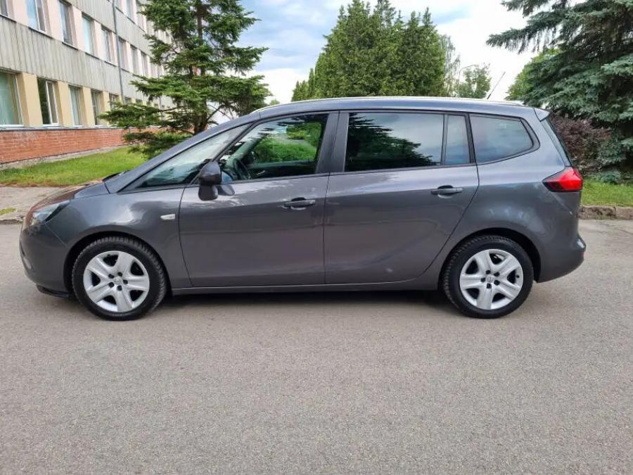 Grey Opel Zafira 2012 in Jekabpils, with an engine capacity of 2.00 L and mileage of 249 thousand km for 6250 €, photo 12 on AUTOMOTO.COM.LV