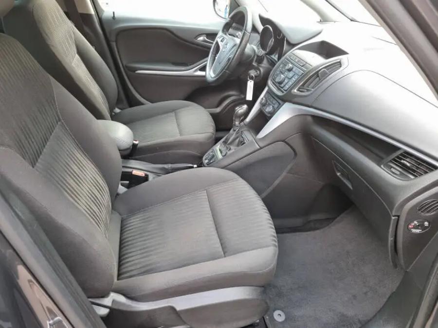 Grey Opel Zafira 2012 in Jekabpils, with an engine capacity of 2.00 L and mileage of 249 thousand km for 6250 €, photo 21 on AUTOMOTO.COM.LV
