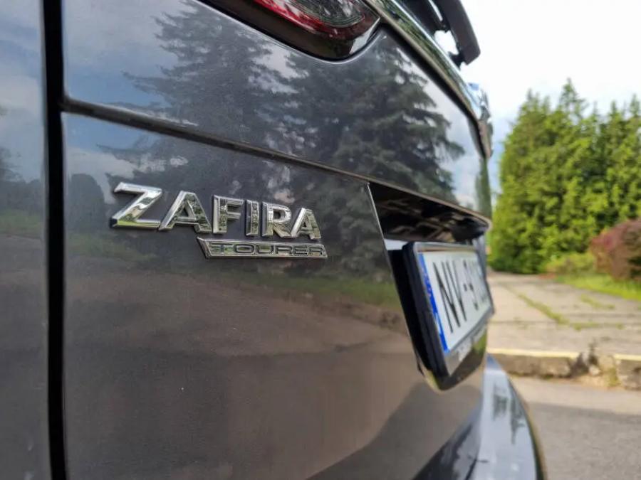 Grey Opel Zafira 2012 in Jekabpils, with an engine capacity of 2.00 L and mileage of 249 thousand km for 6250 €, photo 24 on AUTOMOTO.COM.LV