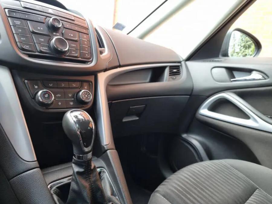 Grey Opel Zafira 2012 in Jekabpils, with an engine capacity of 2.00 L and mileage of 249 thousand km for 6250 €, photo 29 on AUTOMOTO.COM.LV