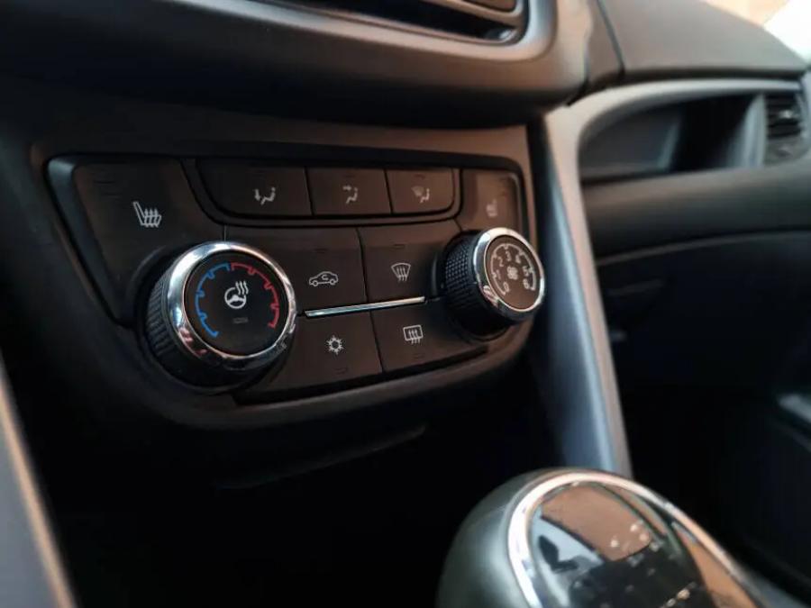 Grey Opel Zafira 2012 in Jekabpils, with an engine capacity of 2.00 L and mileage of 249 thousand km for 6250 €, photo 30 on AUTOMOTO.COM.LV