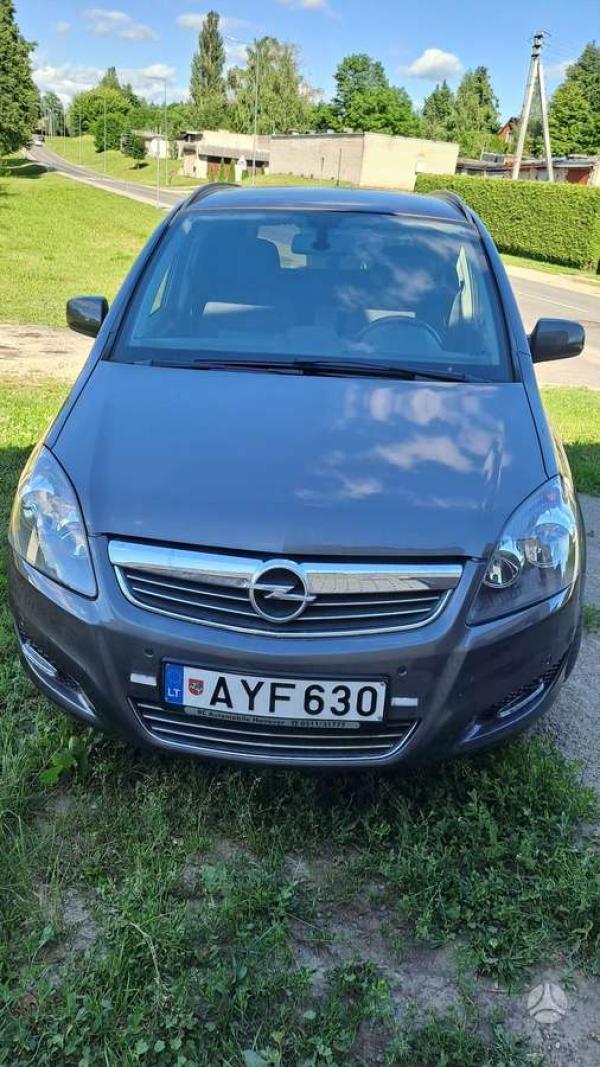 Grey Opel Zafira 2012 in Pasvalys, with an engine capacity of 1.60 L and mileage of 167 thousand km for 3700 €, photo 2 on AUTOMOTO.COM.LV