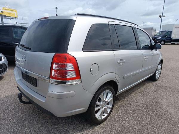 Pelēks Opel Zafira 2012 Marijampole, ar dzinēja tilpumu 1.60 L un nobraukumu 138 tūkst. km par 3250 €, foto 3 vietnē AUTOMOTO.COM.LV
