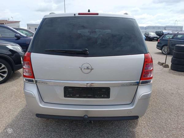 Pelēks Opel Zafira 2012 Marijampole, ar dzinēja tilpumu 1.60 L un nobraukumu 138 tūkst. km par 3250 €, foto 4 vietnē AUTOMOTO.COM.LV