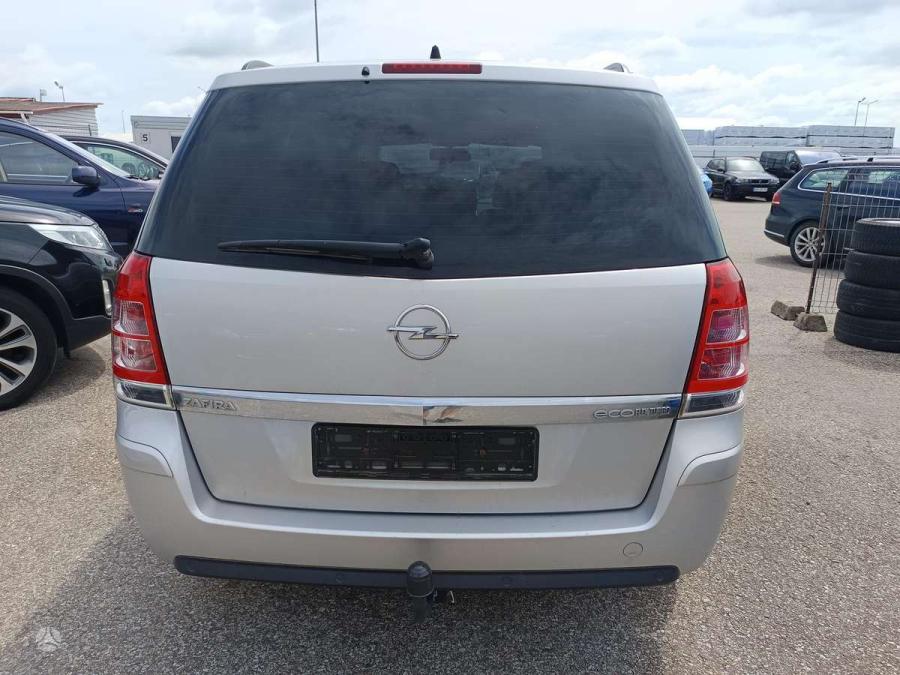 Grey Opel Zafira 2012 in Marijampole, with an engine capacity of 1.60 L and mileage of 138 thousand km for 3250 €, photo 5 on AUTOMOTO.COM.LV