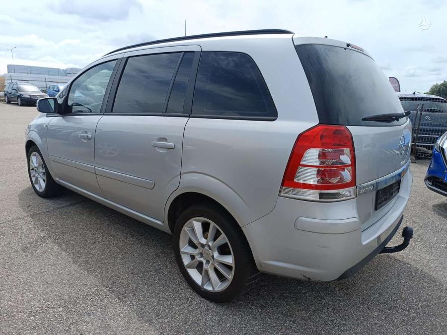 Grey Opel Zafira 2012 in Marijampole, with an engine capacity of 1.60 L and mileage of 138 thousand km for 3250 €, photo 6 on AUTOMOTO.COM.LV