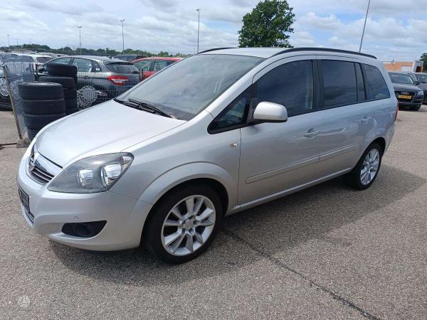 Pelēks Opel Zafira 2012 Marijampole, ar dzinēja tilpumu 1.60 L un nobraukumu 138 tūkst. km par 3250 €, foto 7 vietnē AUTOMOTO.COM.LV