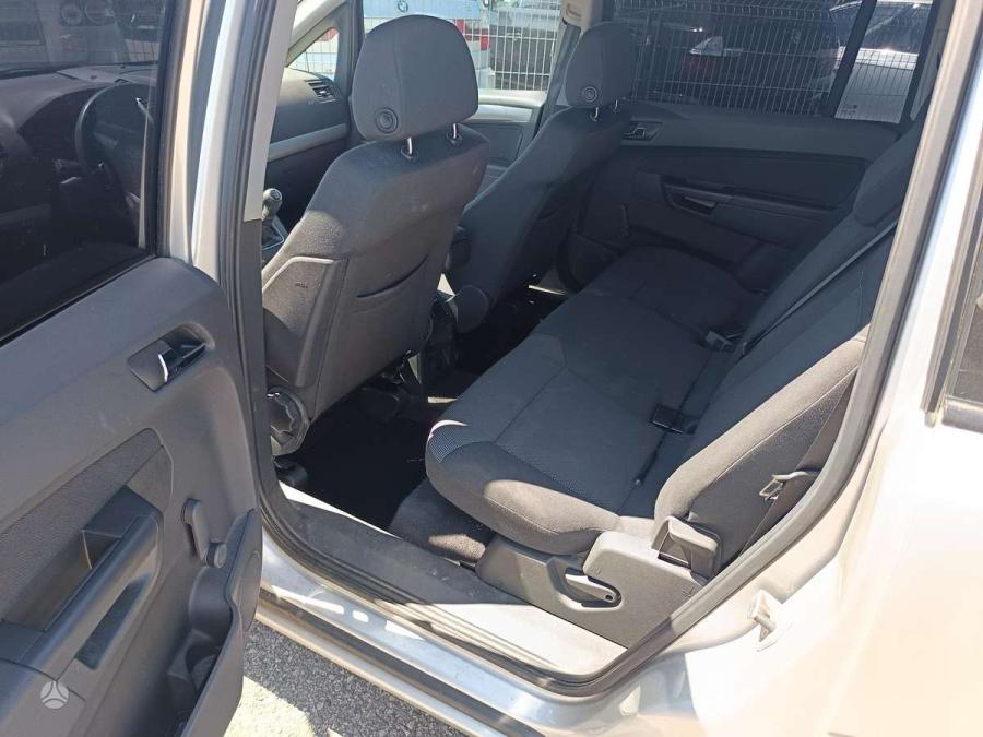 Grey Opel Zafira 2012 in Marijampole, with an engine capacity of 1.60 L and mileage of 138 thousand km for 3250 €, photo 15 on AUTOMOTO.COM.LV