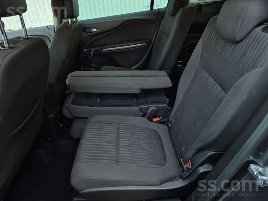 Grey Opel Zafira 2012 in Riga, with an engine capacity of 2.00 L and mileage of 0 thousand km for 4590 €, photo 23 on AUTOMOTO.COM.LV