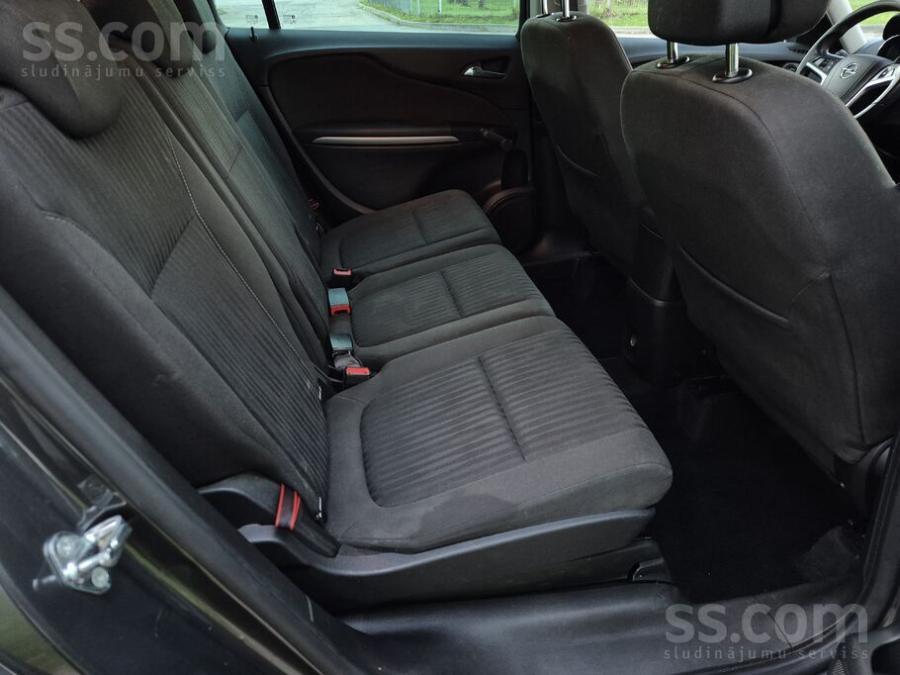 Grey Opel Zafira 2012 in Riga, with an engine capacity of 2.00 L and mileage of 0 thousand km for 4590 €, photo 24 on AUTOMOTO.COM.LV