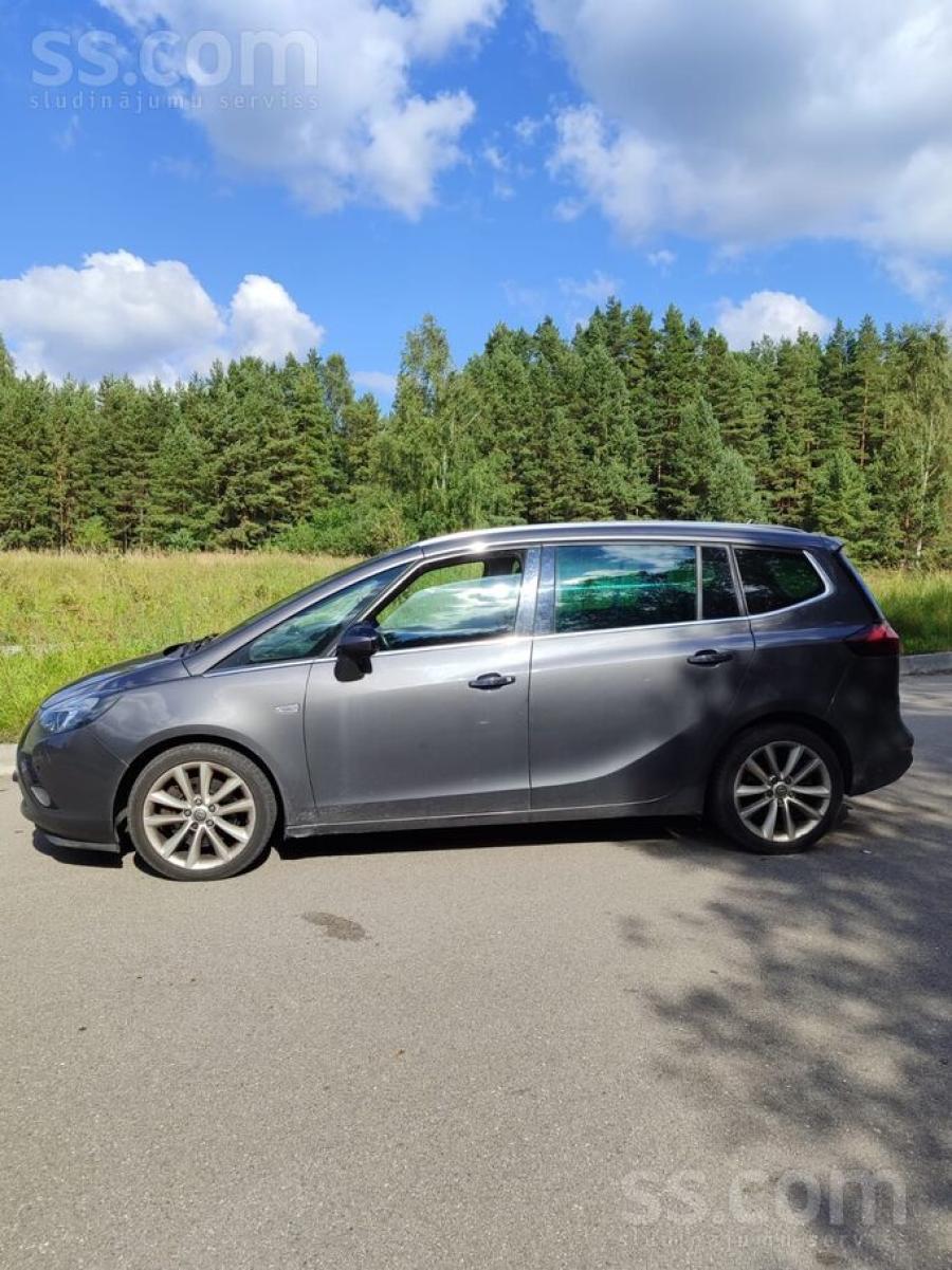 Grey Opel Zafira 2012 in Jurmala, with an engine capacity of 2.00 L and mileage of 424 thousand km for 2700 €, photo 5 on AUTOMOTO.COM.LV