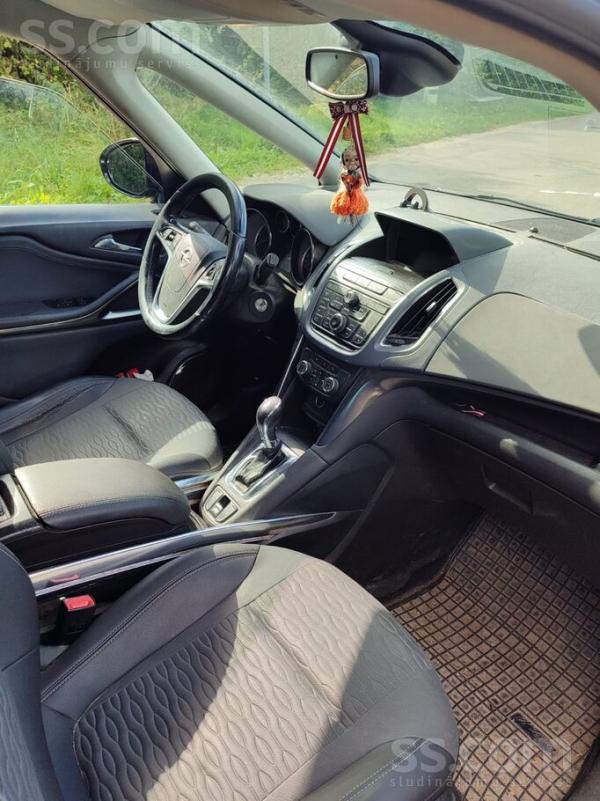 Pelēks Opel Zafira 2012 Jūrmala, ar dzinēja tilpumu 2.00 L un nobraukumu 424 tūkst. km par 2700 €, foto 10 vietnē AUTOMOTO.COM.LV