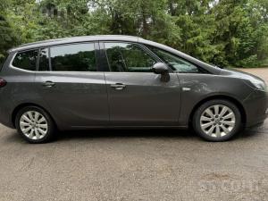 Grey Opel Zafira 2012 in Aizkraukle, with an engine capacity of 2.00 L and mileage of 414 thousand km for 4850 €, photo 7 on AUTOMOTO.COM.LV