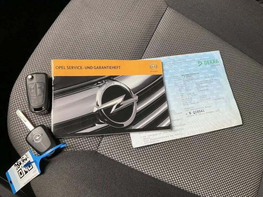 Grey Opel Zafira 2012 in Limbazi, with an engine capacity of 1.60 L and mileage of 202 thousand km for 4250 €, photo 13 on AUTOMOTO.COM.LV