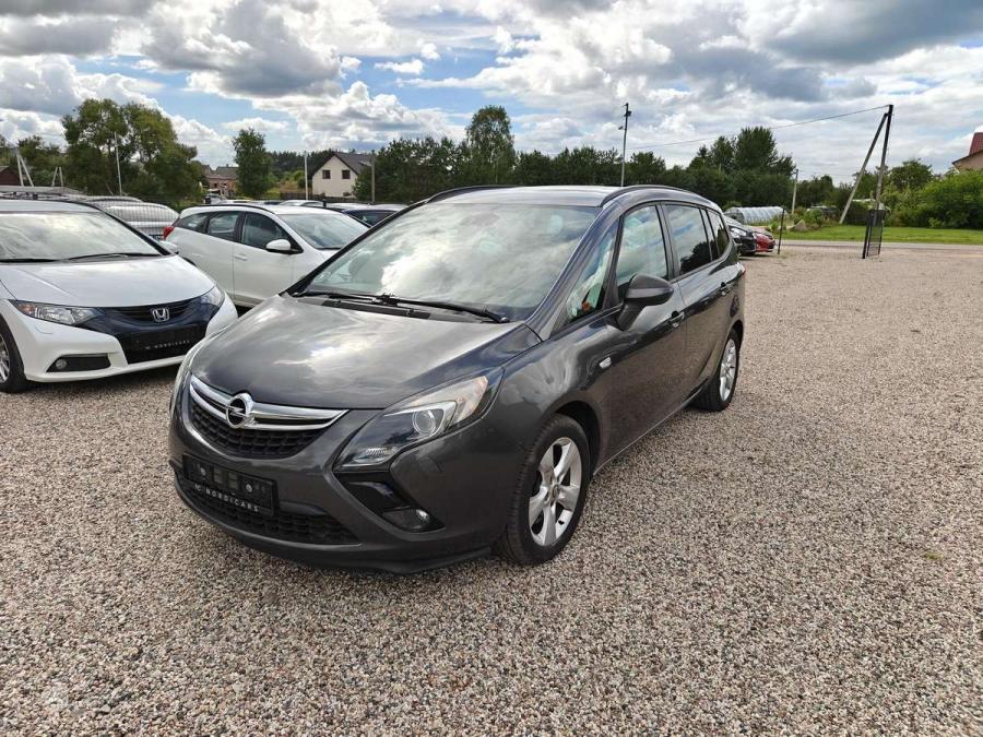 Grey Opel Zafira 2012 in Vilnius, with an engine capacity of 1.96 L and mileage of 305 thousand km for 3300 €, photo 3 on AUTOMOTO.COM.LV