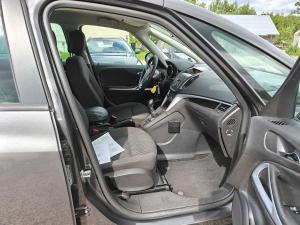 Grey Opel Zafira 2012 in Vilnius, with an engine capacity of 1.96 L and mileage of 305 thousand km for 3300 €, photo 9 on AUTOMOTO.COM.LV