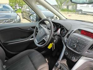 Grey Opel Zafira 2012 in Vilnius, with an engine capacity of 1.96 L and mileage of 305 thousand km for 3300 €, photo 10 on AUTOMOTO.COM.LV