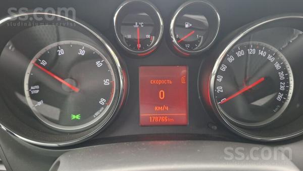 Grey Opel Zafira 2012 in Saldus, with an engine capacity of 2.00 L and mileage of 178 thousand km for 4100 €, photo 5 on AUTOMOTO.COM.LV