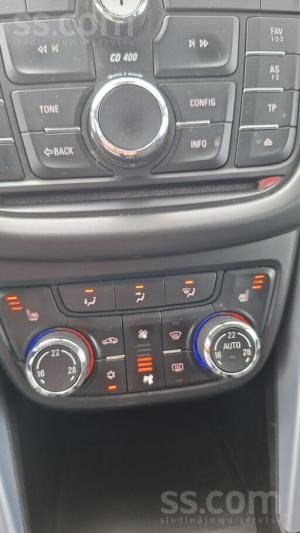 Grey Opel Zafira 2012 in Saldus, with an engine capacity of 2.00 L and mileage of 178 thousand km for 4100 €, photo 8 on AUTOMOTO.COM.LV