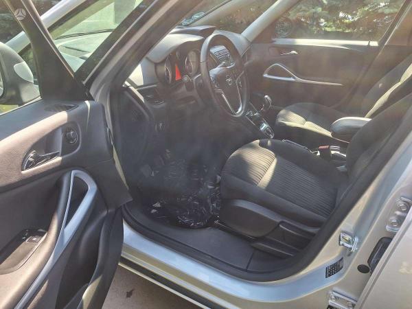 Pelēks Opel Zafira 2012 Utena, ar dzinēja tilpumu 1.60 L un nobraukumu 174 tūkst. km par 4100 €, foto 6 vietnē AUTOMOTO.COM.LV