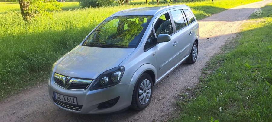 Pelēks Opel Zafira 2012 Viļņa, ar dzinēja tilpumu 1.60 L un nobraukumu 289 tūkst. km par 2780 €, foto 1 vietnē AUTOMOTO.COM.LV