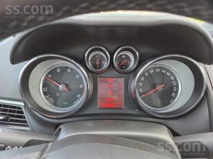 Grey Opel Zafira 2012 in Riga, with an engine capacity of 2.00 L and mileage of 291 thousand km for 3350 €, photo 7 on AUTOMOTO.COM.LV