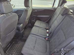 Grey Opel Zafira 2012 in Riga, with an engine capacity of 2.00 L and mileage of 291 thousand km for 3350 €, photo 8 on AUTOMOTO.COM.LV